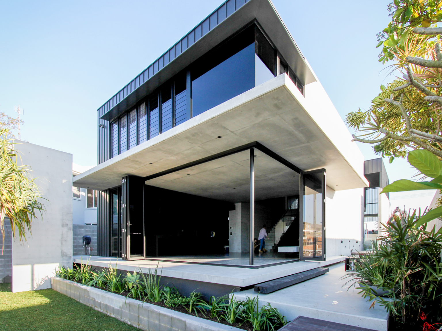 Series 411 ViewMASTER™ Bi-fold Door (top hung) - Design Window Solutions